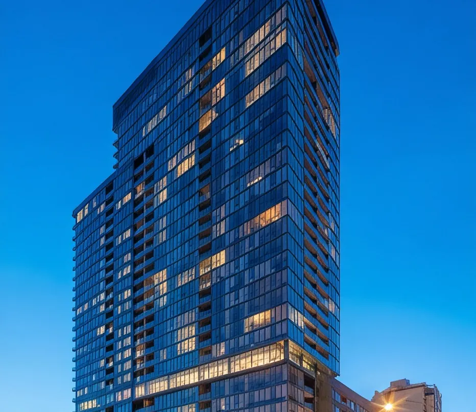 Level Chicago - Old Town - Chicago, IL