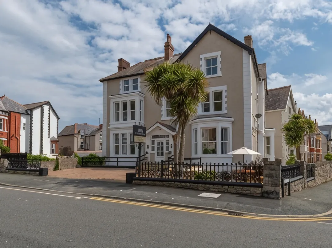 Lansdowne House With Private Car Park - Wales