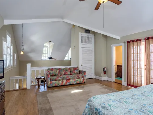 Spacious Suites And Luxurious Amenities - Charming Cuban Retreat - Key West, FL