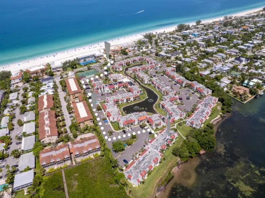 Breathtaking Bay Views And Modern Comforts - Charming Coastal Sanctuary - Bradenton Beach, FL