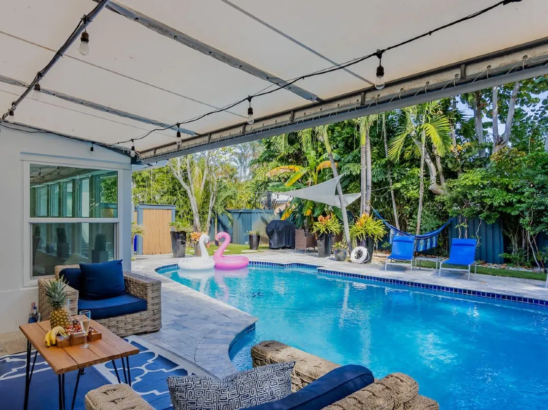 Elegant Kitchen And Outdoor Zen Shower - Cozy Coastal Haven - Hollywood, FL