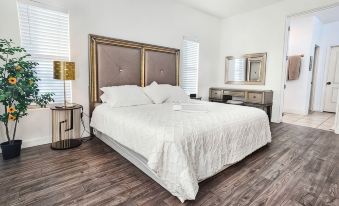 Luxe Desert Oasis, Sparkling Pool and Hidden Speakeasy Room!, Phoenix ...