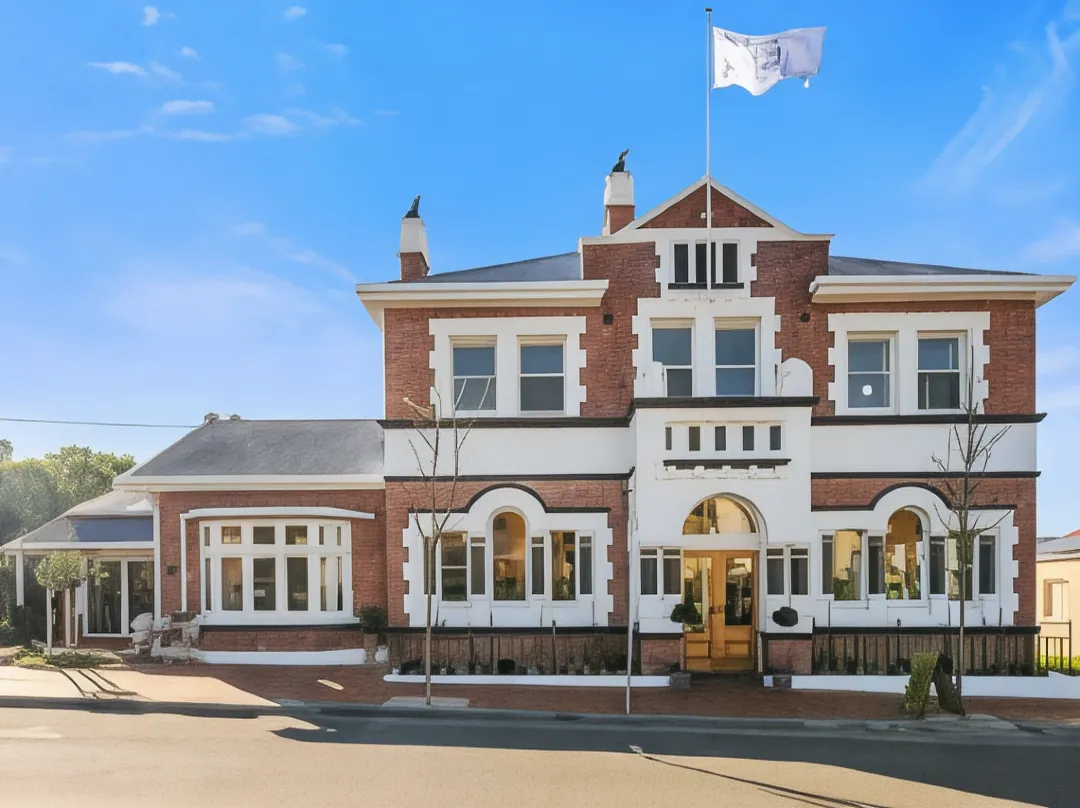 Cygnet Old Bank B & B Cafe & Gift Store - シグニット