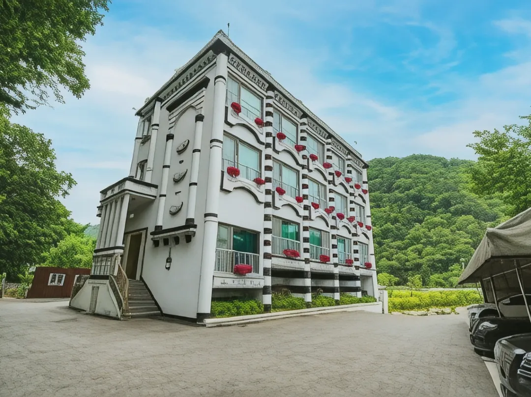 Yangpyeong Ggotpideon Geuhae Dalbit - Icheon-si