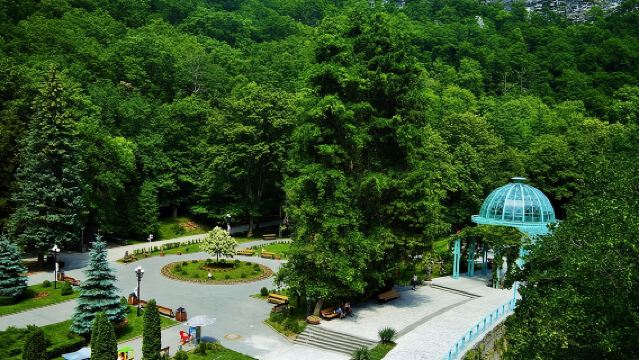 Borjomi, Rabati et Vardzia - Voyage en groupe d'une journée au départ ...
