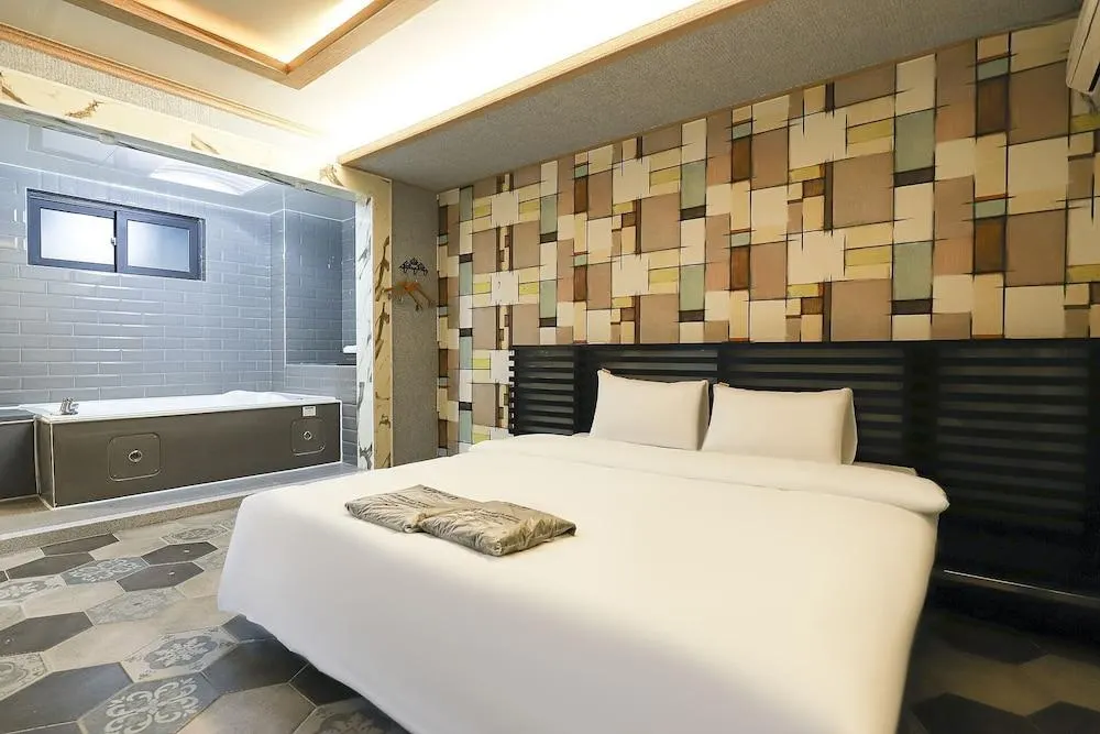 Tiffany Self Check-in Hotel - Cheongju-si