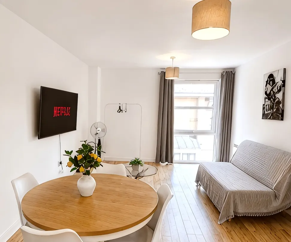 Exclusive 1 Bedroom Flat With Car Parking! - London