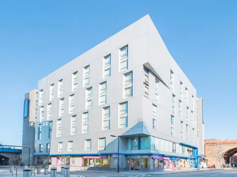 Premier Inn London Southwark - London