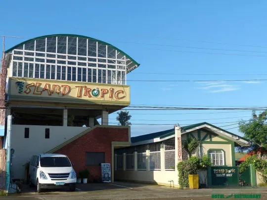Island Tropic Hotel And Restaurant - Alaminos