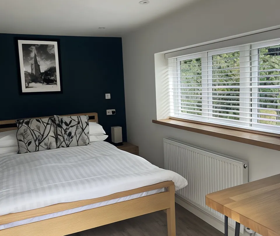 Priory Tearooms Burford With Rooms - Oxfordshire