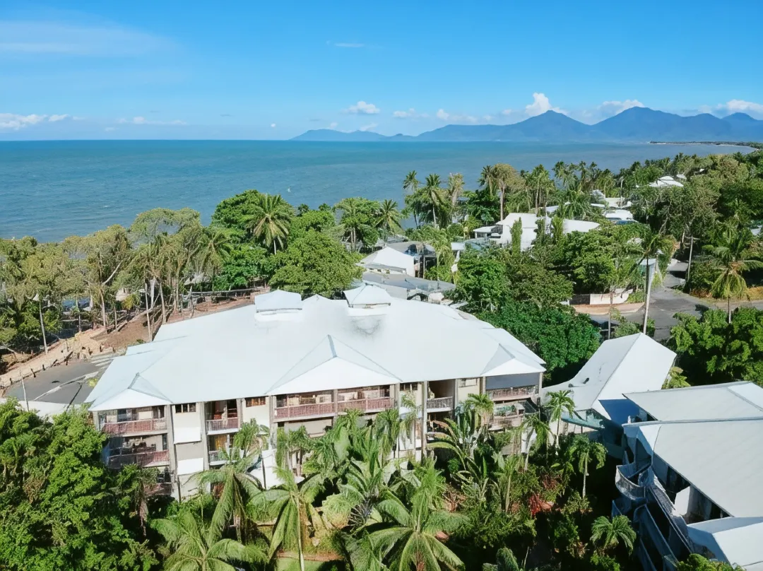 Cairns Beach Resort - Cairns