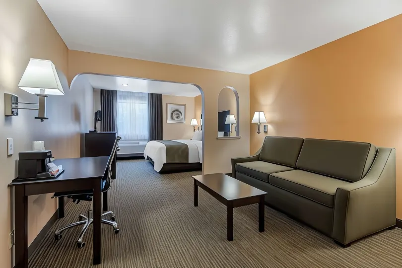 Quality Inn & Suites Albuquerque North near Balloon Fiesta Park Reviews ...
