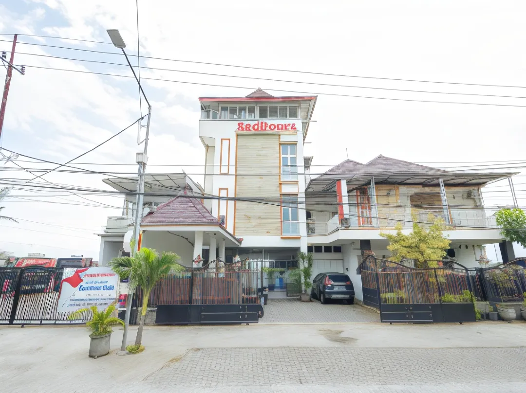 Reddoorz Plus Near Malang Airport - Malang