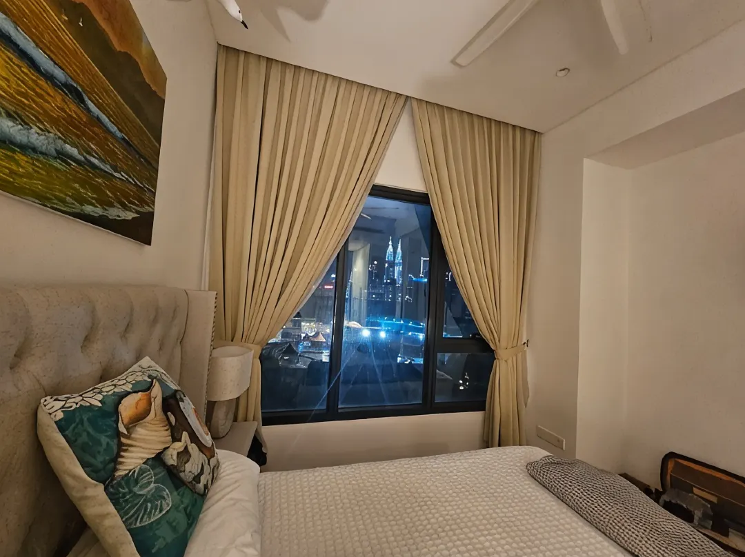 The Beachtime 2br With Klcc View & Infinity Pool - Kuala Lumpur