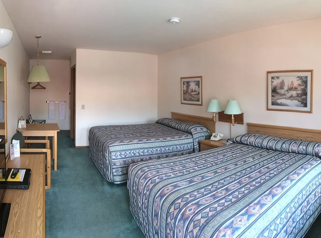 Mini Golden Inns Motel - Glacier National Park