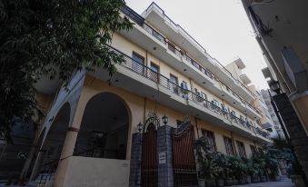 Peepal Tree Residency, New Delhi - Book with Updated Prices 2026 | Trip.com