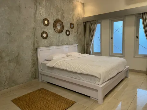 Regol Guest House 5br Bandung - Bandung