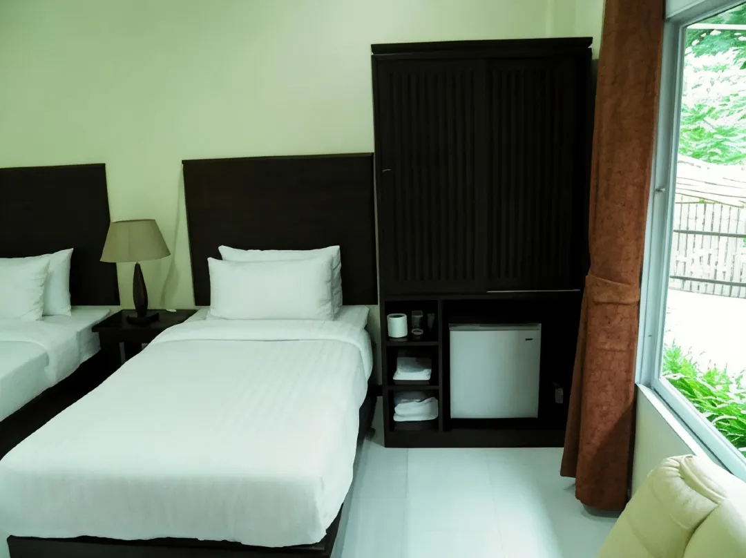 Ruen Narisra Resort - Thani