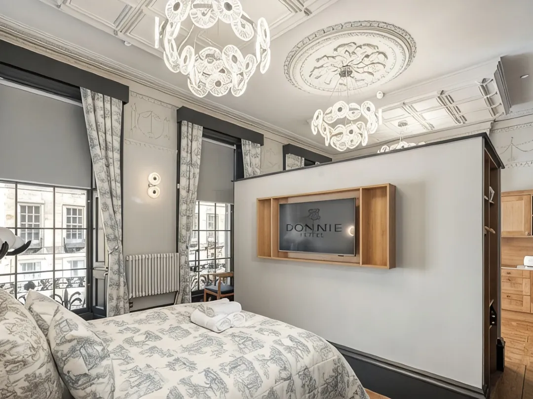 Bonnie Hotel - Smart Boutique Aparthotel - Haymarket Edinburgh - Edinburgh, UK