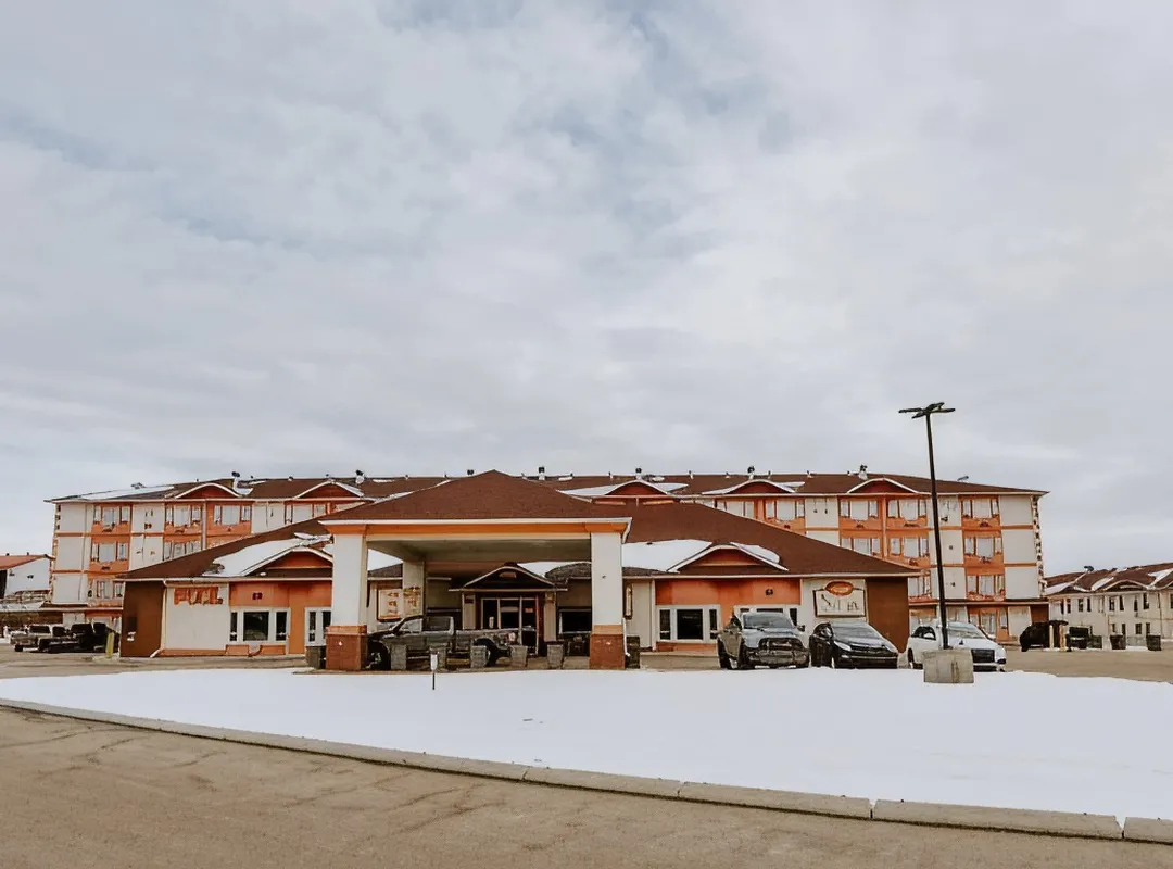 New Imperial Suites - Whitecourt