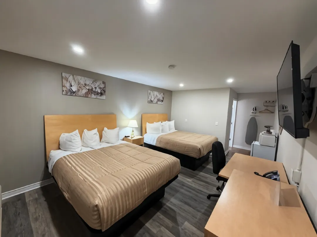 Perth Plaza Inn & Suites - Perth