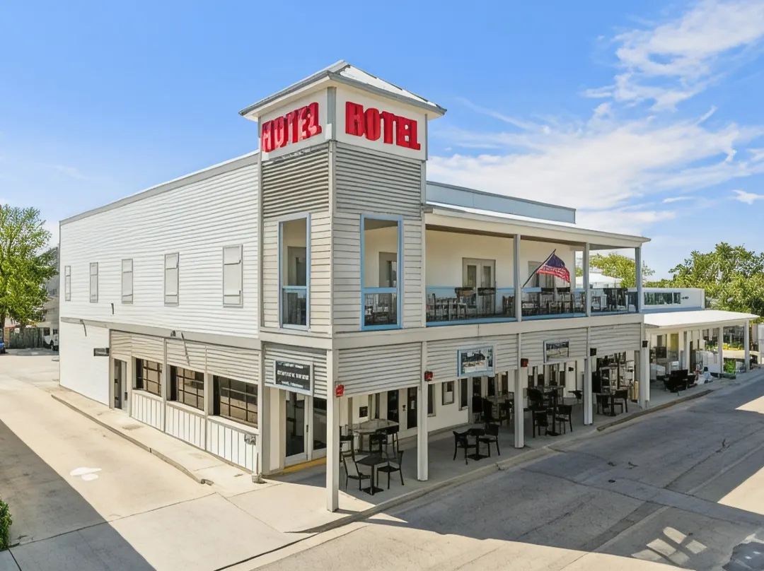 Hotel Whiskey In Pass Christian - Pass Christian, MS