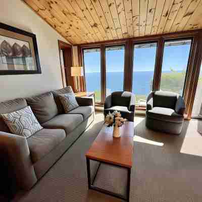 Latest Bluefin Bay on Lake Superior Map,Address, Nearest Station ...