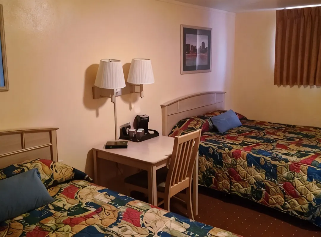 White Sands Motel - Alamogordo, NM