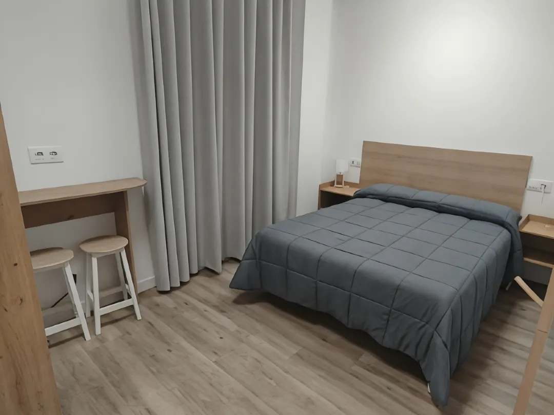 Dpaso, Urban Hostel - Poyo