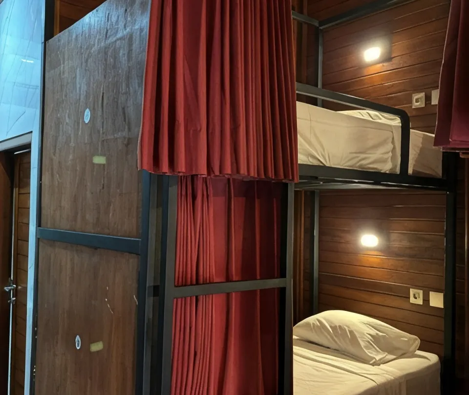 Castaway Island Hostel - Bali