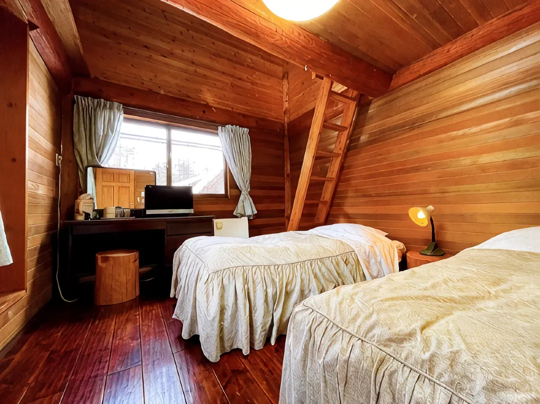 Hakuba Pension & Log Hotel Meteor - Hakuba