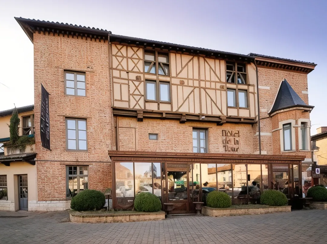Hôtel De La Tour - Ain