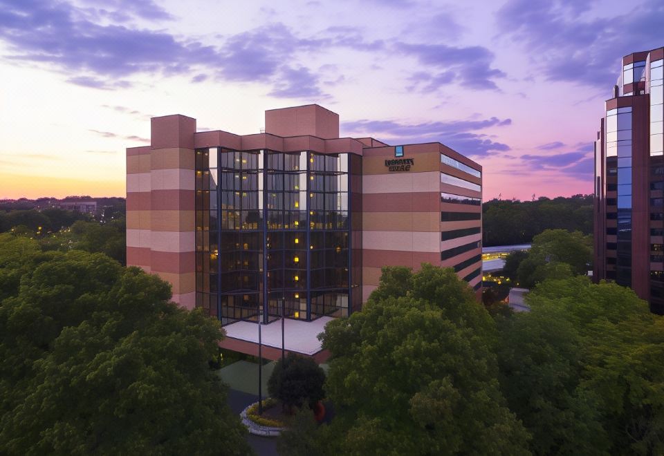 Embassy Suites by Hilton Atlanta Perimeter Center,Dunwoody - Updated ...