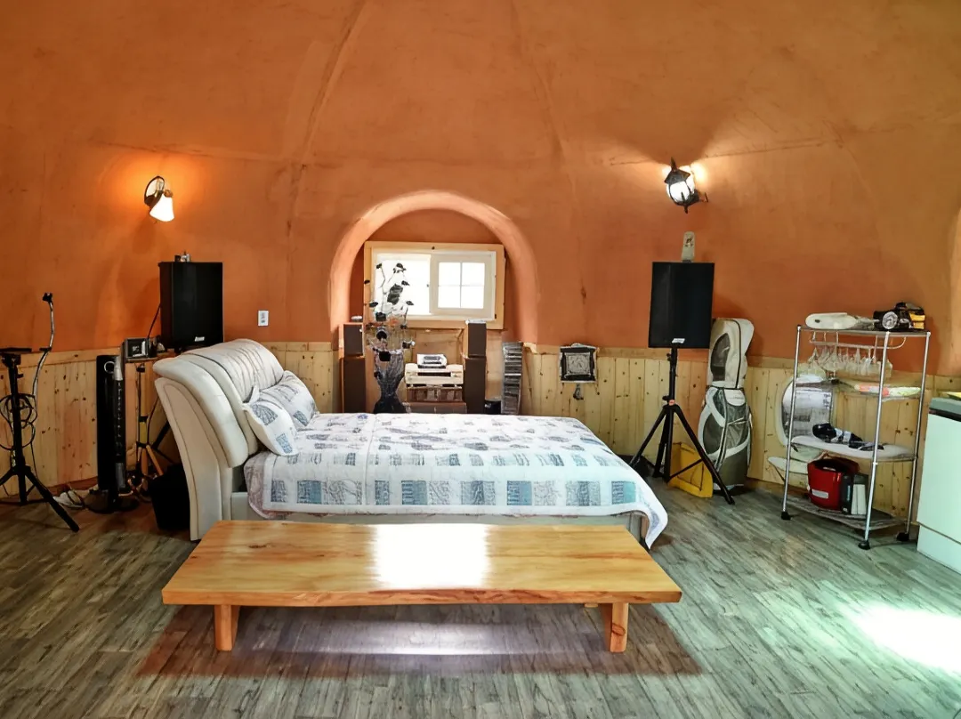 Seogwiopo Semi House Pension - 済州