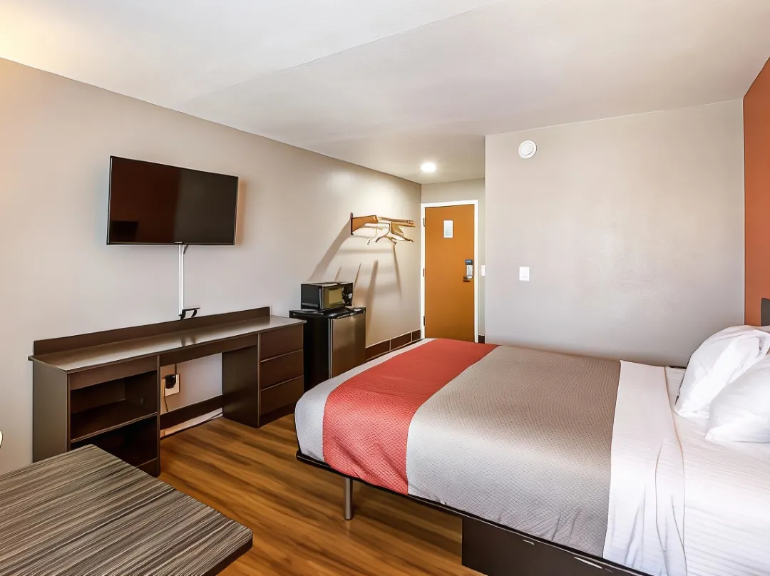 Motel 6 Rossford, Oh - Toledo, OH