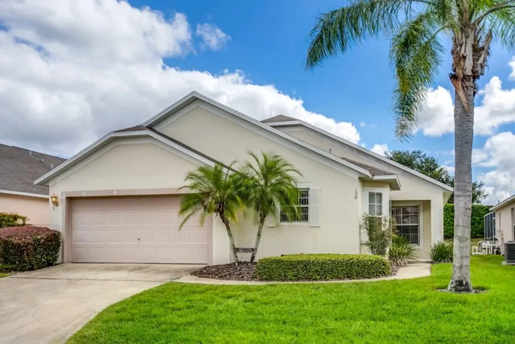 Private Pool And Spacious Living Areas - Beautiful Family Haven - Davenport, FL