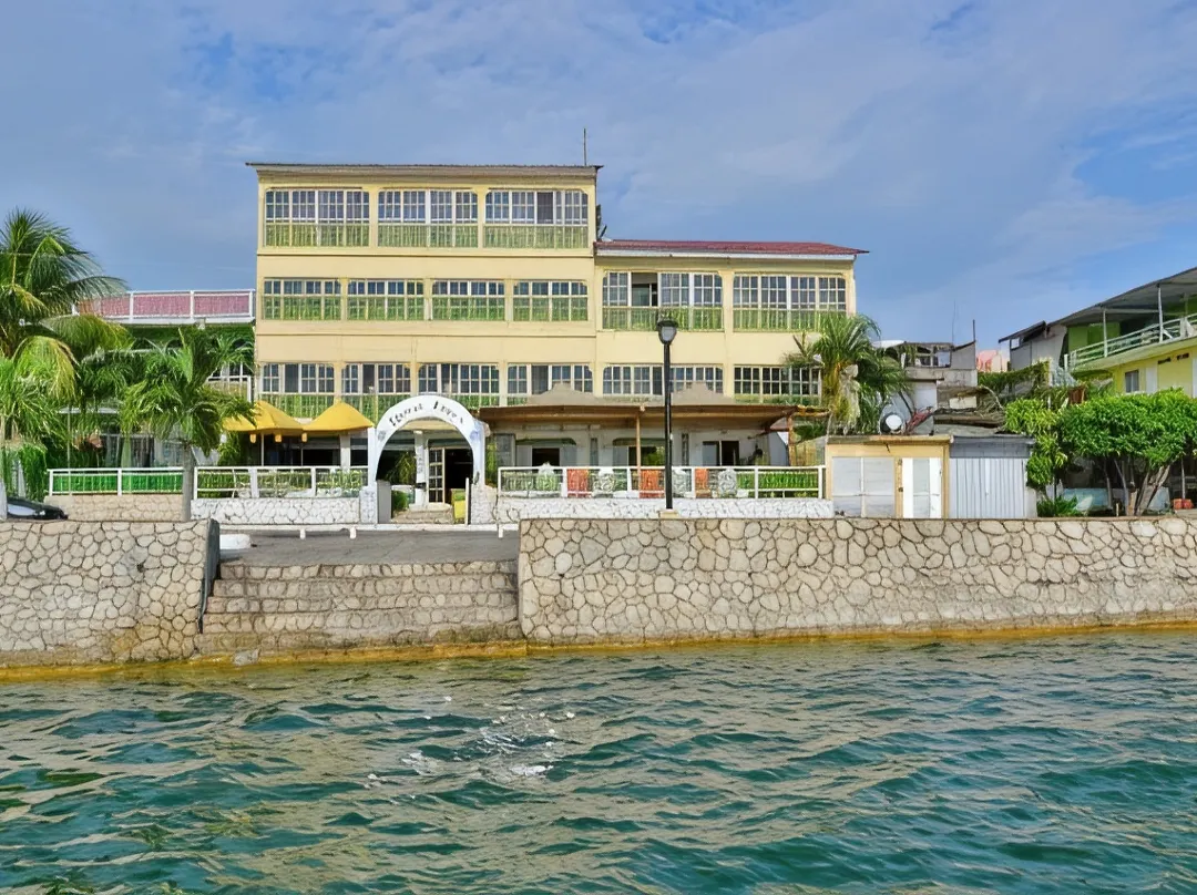 Hotel Petén - Flores