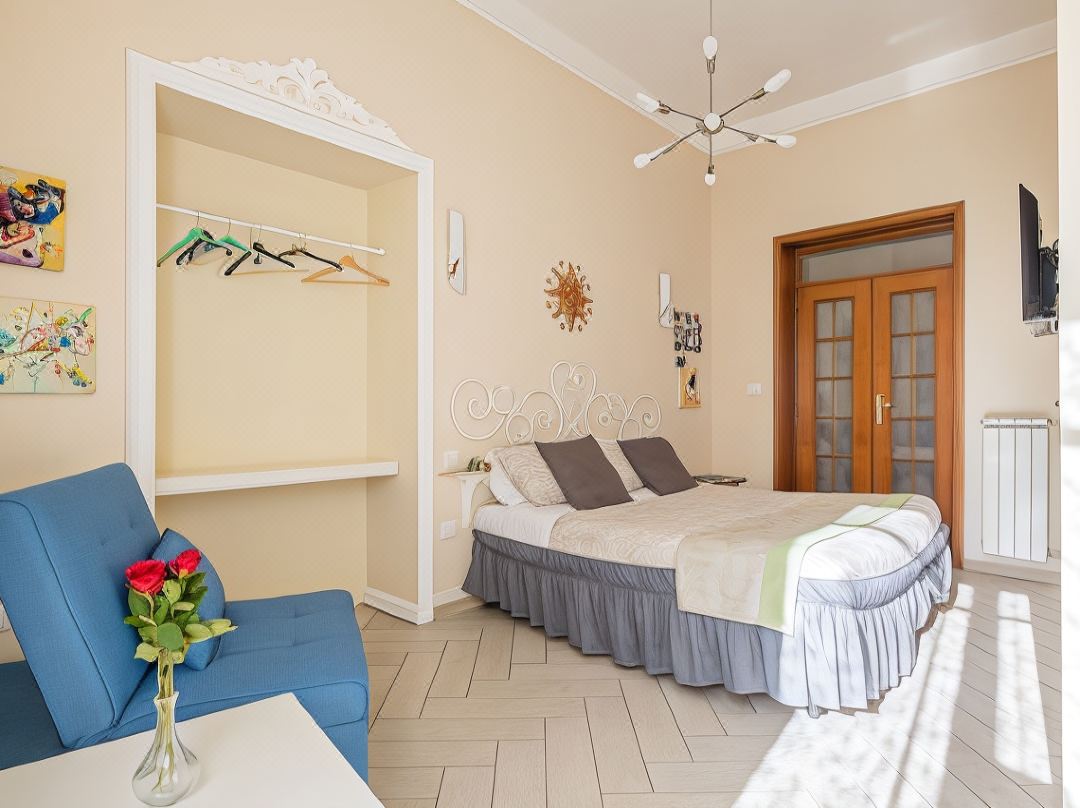 Residence Appartamenti Santa Teresa A Chiaia - Naples