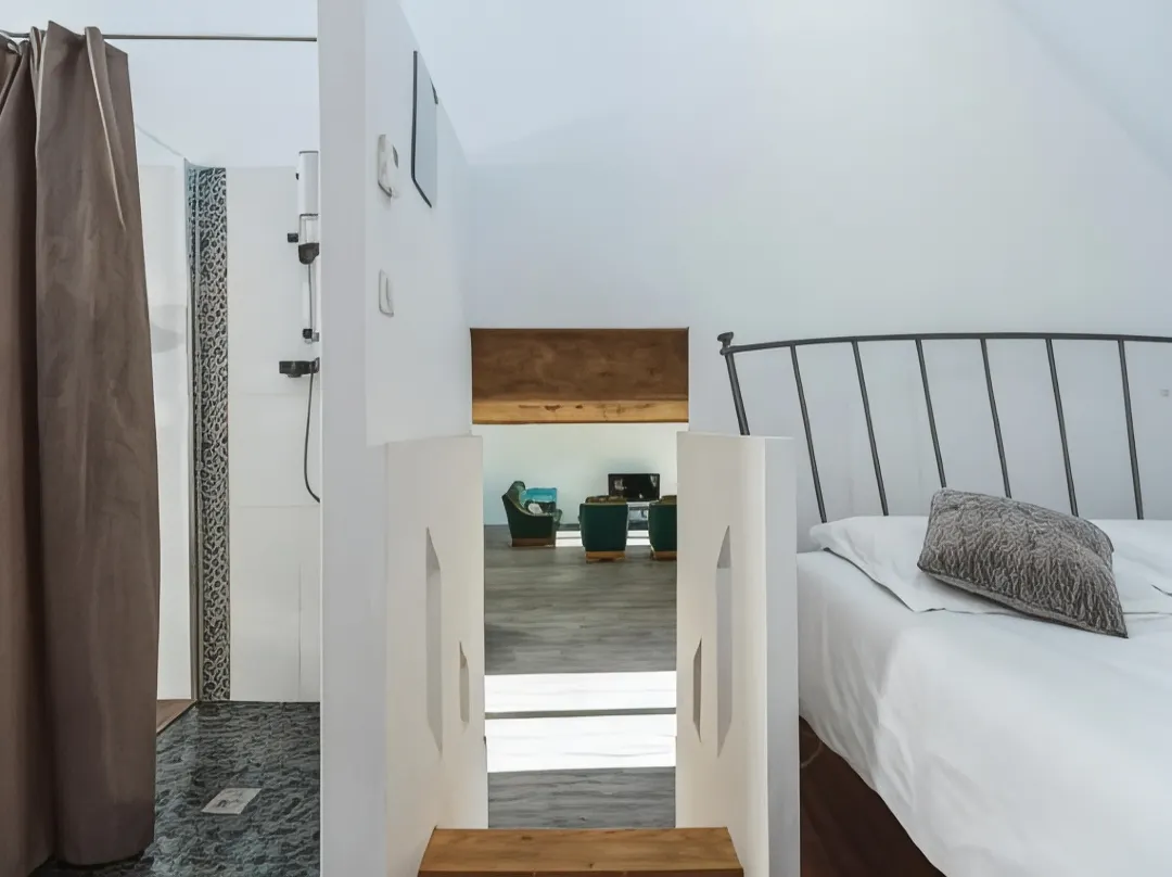 Les Colombes De La Baie Du Mont Saint-michel - Pontorson