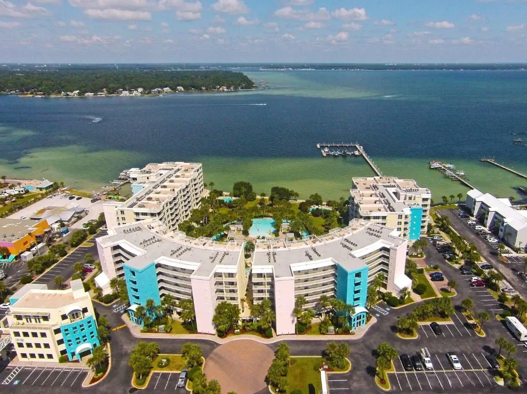 Expansive Living Space And Heated Pools - Stunning Coastal Retreat - Okaloosa Island, FL