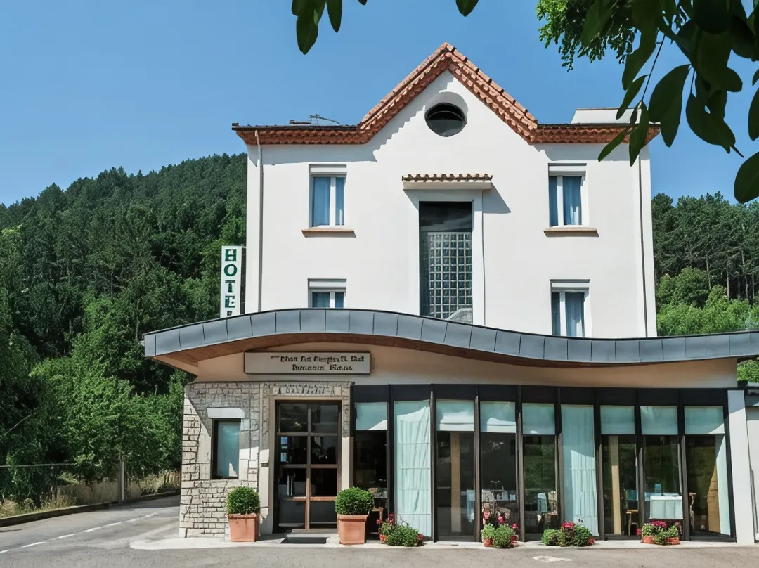 Logis Hôtel Des Gorges Du Tarn Rest. L'adonis - Florac
