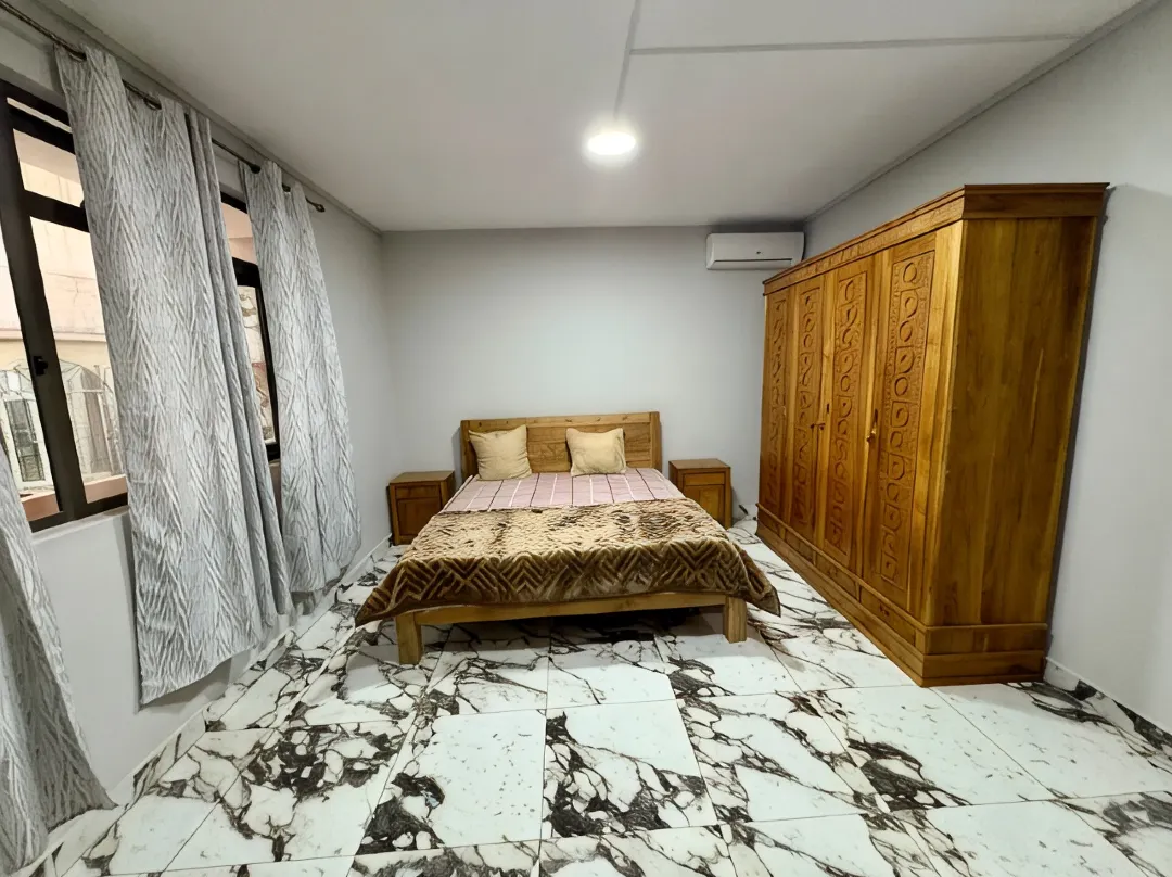 Luxurious Teak Furnished City Apartment W/ Pool - Port Louis (Mauritius)