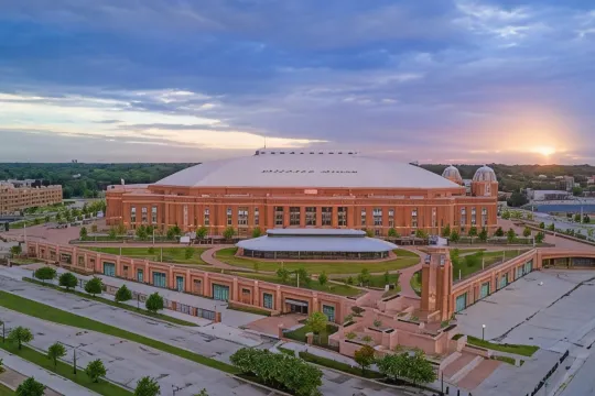 Clarion Pointe - Arlington, TX