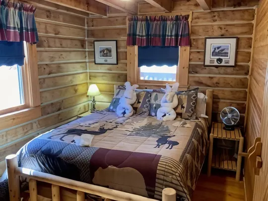 Rustic Charm And Modern Comfort - Serene Cabin Retreat - Paoli Peaks, IN