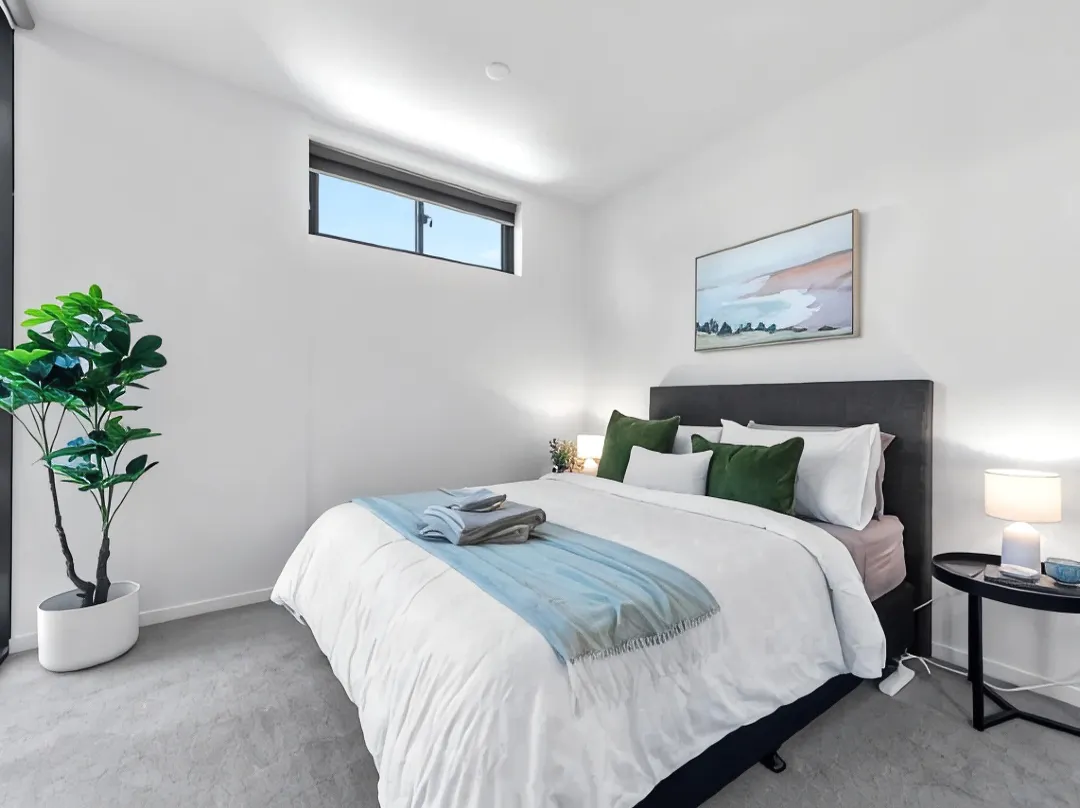 Resort-style Living! ~ 1bed/1bath/1car - Brisbane