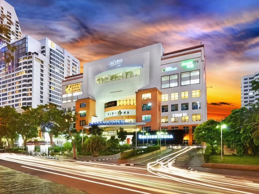 The Landmark By Katana 2000sqf 3br Homestay@gurney - Penang