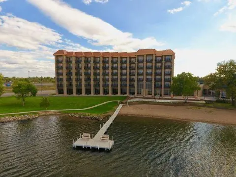Doubletree By Hilton Bemidji - Bemidji, MN