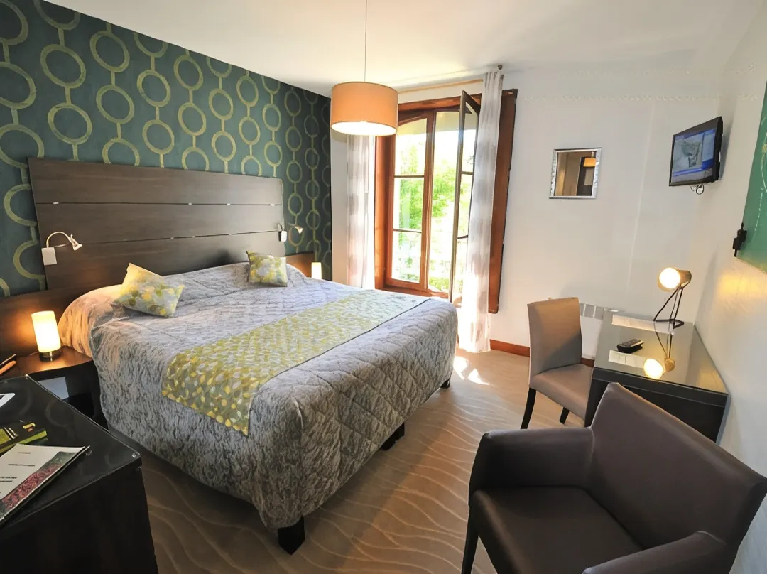 Logis Hostellerie Du Perigord Vert - 브헝돔므 엉 뻬히고흐