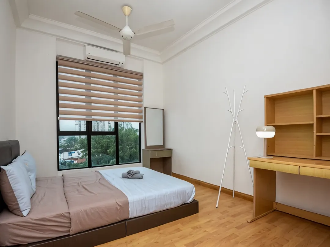 Stylish 4br Near Paradigm Mall, Pool, Free Parking - Johor Bahru