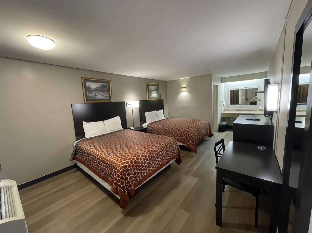 Royal Inn Motel - Fredericksburg, VA